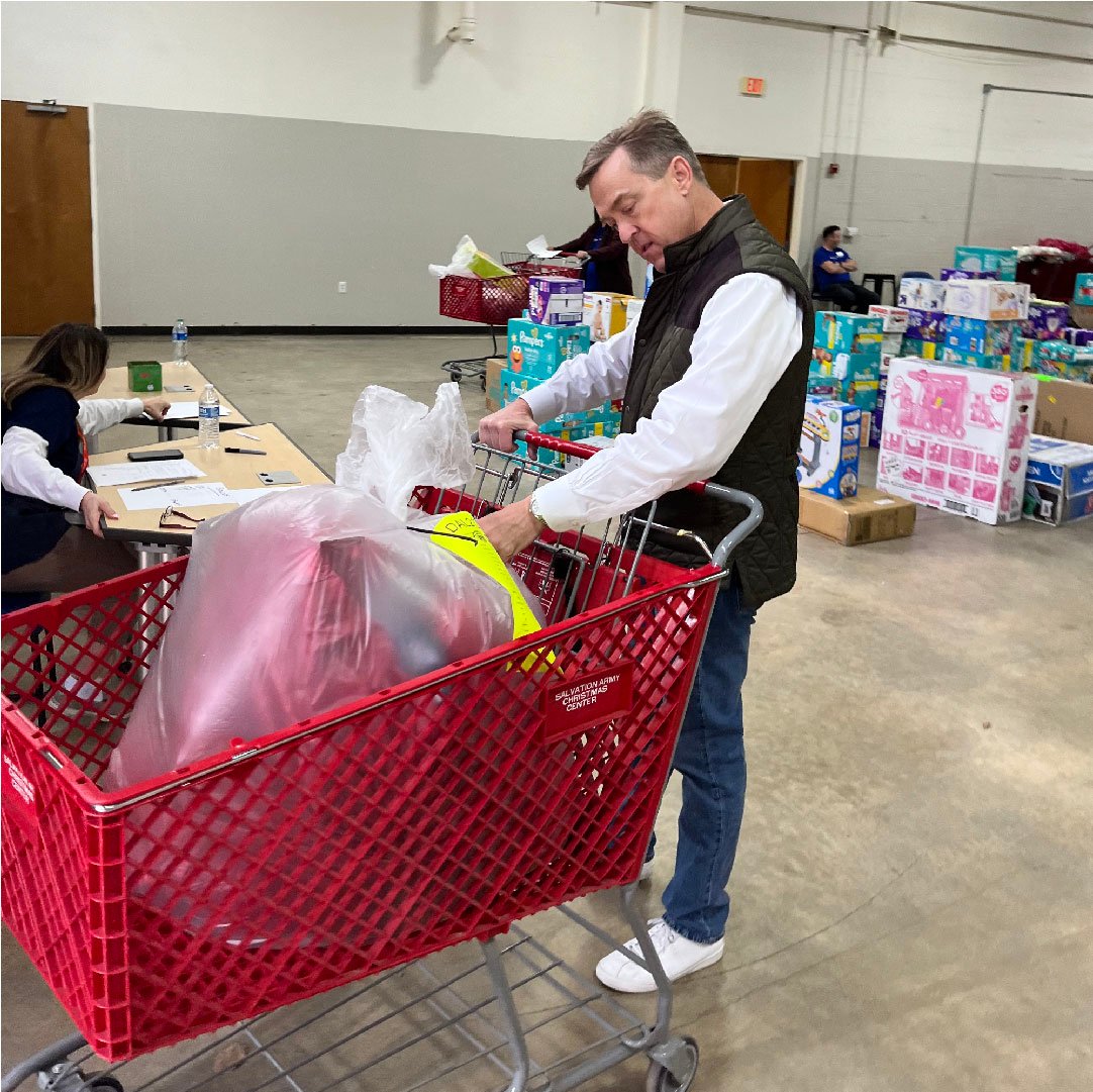 Site Selection Group Volunteers for The Salvation Army Angel Tree ...